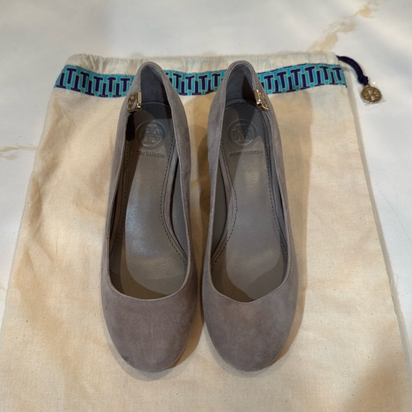 Tory Burch | Shoes | Tory Burch Elizabeth Suede Pump Size 5 Never Wore ...